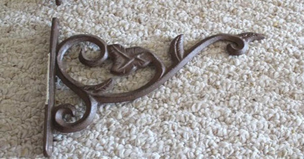 Unique Ways To Use Brackets Around The House